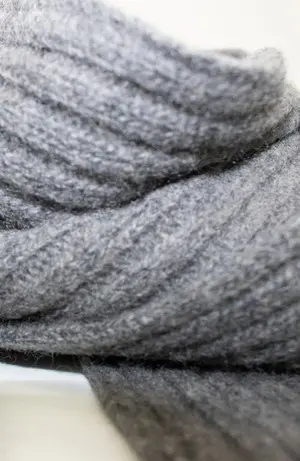 Portolano Cashmere Ribbed Scarf - Medium Grey