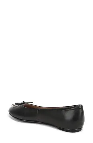 Naturalizer Ashlyn Leather Flat