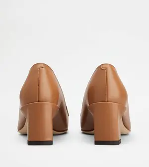 TOD'S Leather Pumps