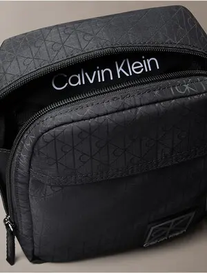 Calvin Klein Utility Emblem Reporter Bag