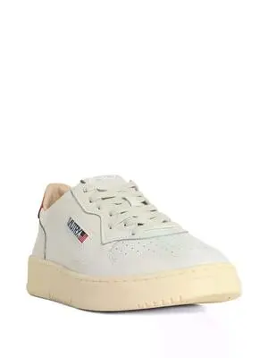 AUTRY Medalist Low Leather Sneakers