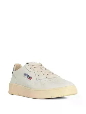 AUTRY Medalist Low Leather Sneakers