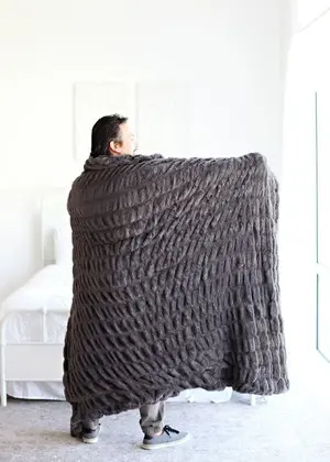 MINKY COUTURE Hugs Charcoal Blanket