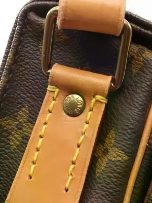 LOUIS VUITTON 1990 Mm Cartouchière Shoulder Bag - Brown