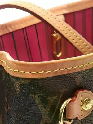 LOUIS VUITTON 2019 Monogram Neverfull Tote Bag