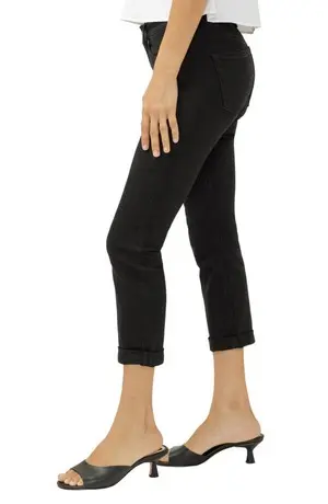 SILVER JEANS CO. Suki Curvy Mid Rise Capri Jeans - Black