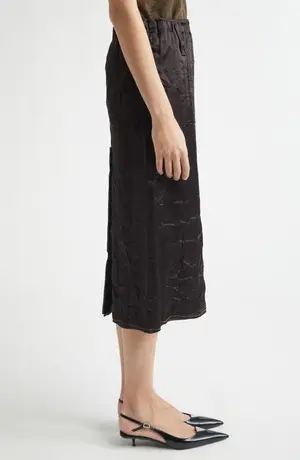 NACKIYE Crayon Crinkled Satin Pencil Skirt