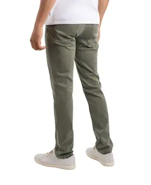MUGSY Classic Fit Signature Stretch Denim