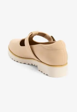 COMFORTVIEW Kori Flat With Cut-out Detailing
