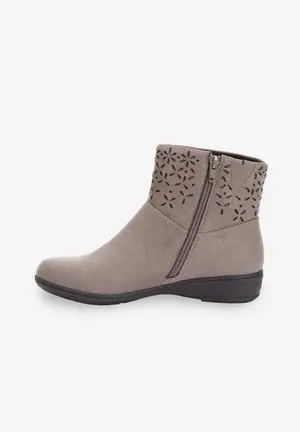 COMFORTVIEW The Zenni Bootie - Black
