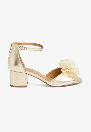 COMFORTVIEW The Averill Pump With Floral Embellishment