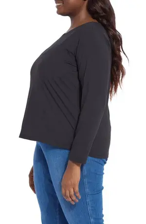 Lyssé Essential V-neck Long Sleeve Top - Black