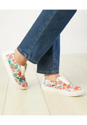 COMFORTVIEW Maisy Slip-on Sneakers