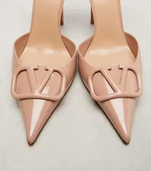 Valentino Garavani Vlogo Patent Leather Pumps - Pink