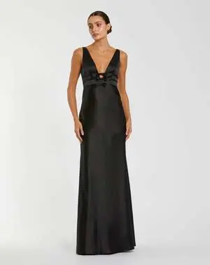 Mac Duggal Sleeveless Satin V-neck Gown With Bow Detail - Black