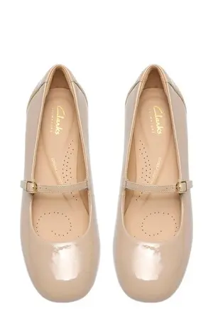 Clarks Daiss Bar Mary Jane Pump - Beige Patent