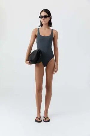 ST AGNI Slim Scoop One Piece