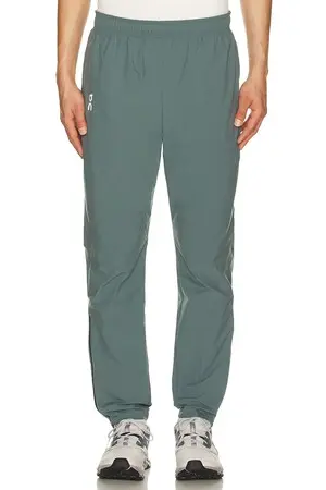 On Core Pants In Green - Olive