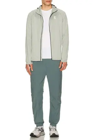 On Core Pants In Green - Olive