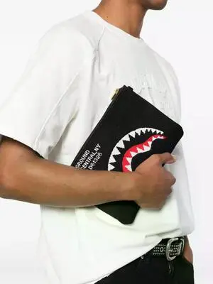 SPRAYGROUND Shark-graphic Clutch
