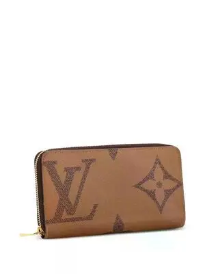 LOUIS VUITTON Zip Monogram Wallet