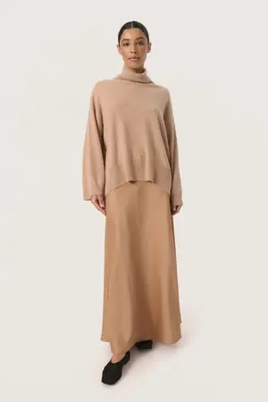 SOAKED IN LUXURY Molina Loose Fit Rollneck Pullover