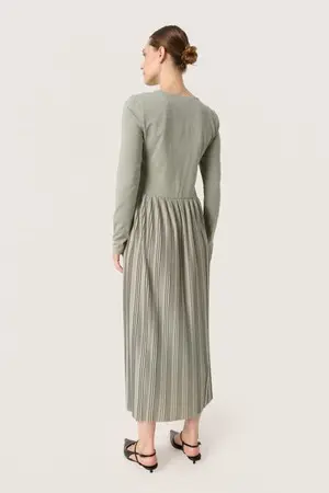 SOAKED IN LUXURY Simone Plisse Long Sleeve Maxi Dress - Shadow