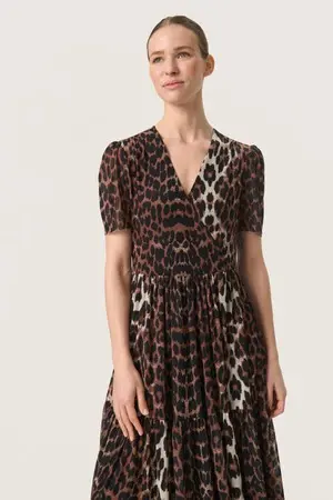 SOAKED IN LUXURY Slaldora Short Sleeve V-neck Wrap Dress