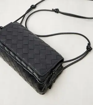 Bottega Veneta Leather Crossbody Bag - Black