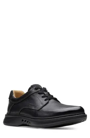 Clarks Criss-cross Oxfords