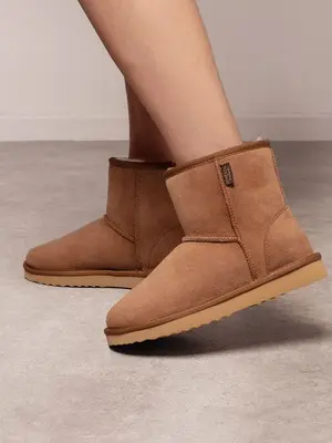 CELTIC & CO. Sheepskin Lined Ankle Boots - Chestnut