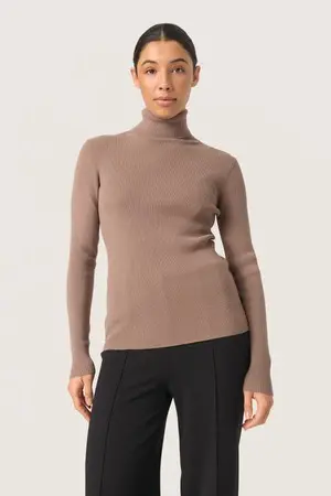 SOAKED IN LUXURY Slim-fit Rollneck Pullover - Walnut