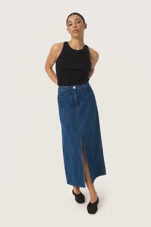 SOAKED IN LUXURY Slzianna Maxi Length Denim Skirt