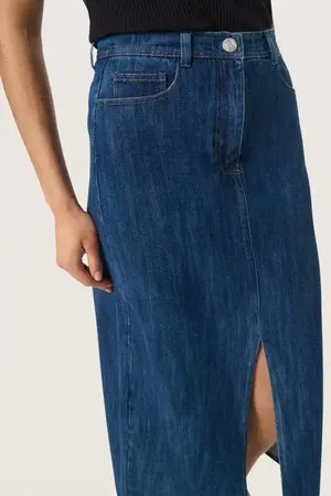 SOAKED IN LUXURY Slzianna Maxi Length Denim Skirt