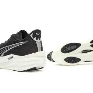 PUMA Deviate Nitro 4 Sneaker - Black/white/silver