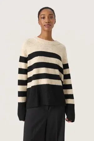 SOAKED IN LUXURY Slselta Knitted Striped Pullover - Sandshell W Black Stripe