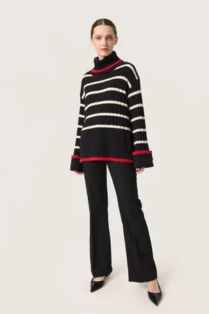 SOAKED IN LUXURY Slmusling Rollneck Rib Knit Pullover