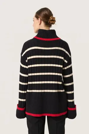 SOAKED IN LUXURY Slmusling Rollneck Rib Knit Pullover