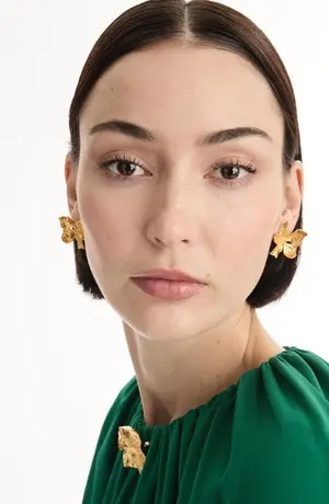 Oscar De La Renta Cyclamen Stud Earrings