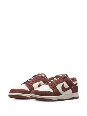Nike Dunk Low Top Sneakers - Brown