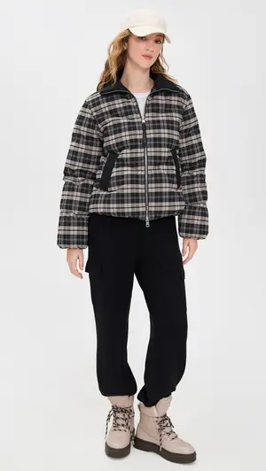 Varley Bryony Short Puffer Jacket - Navy Check