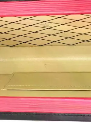 LOUIS VUITTON Petite Malle Clutch - Pink