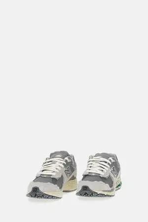 NEW BALANCE Protected M2002 Sneakers - Grey