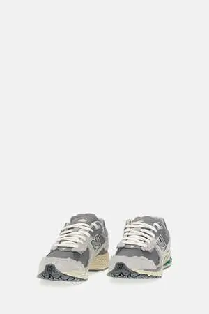 NEW BALANCE Protected M2002 Sneakers - Grey