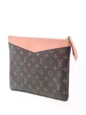 LOUIS VUITTON 2018 Monogram Daily Pouch - Brown