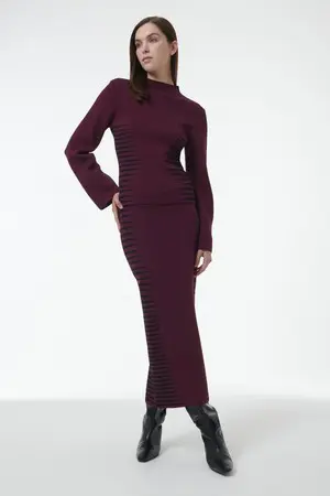 LEEM Fitted Jacquard Knit Top