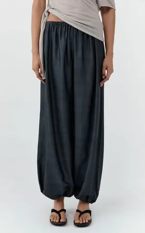 ST. AGNI Silk Balloon Leg Pants