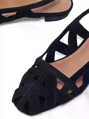 Bernardo Glinda Flat Sandals - Black