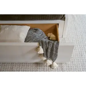 UNIVERSAL Shoreline Panel Bed, Queen