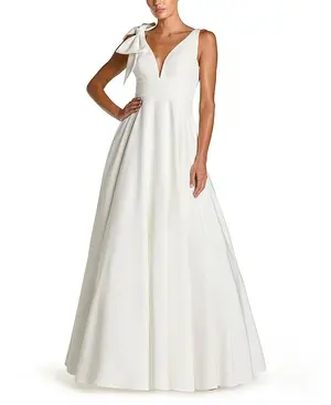 Mac Duggal Sleeveless Plunge Neck Ball Gown With Bow - White